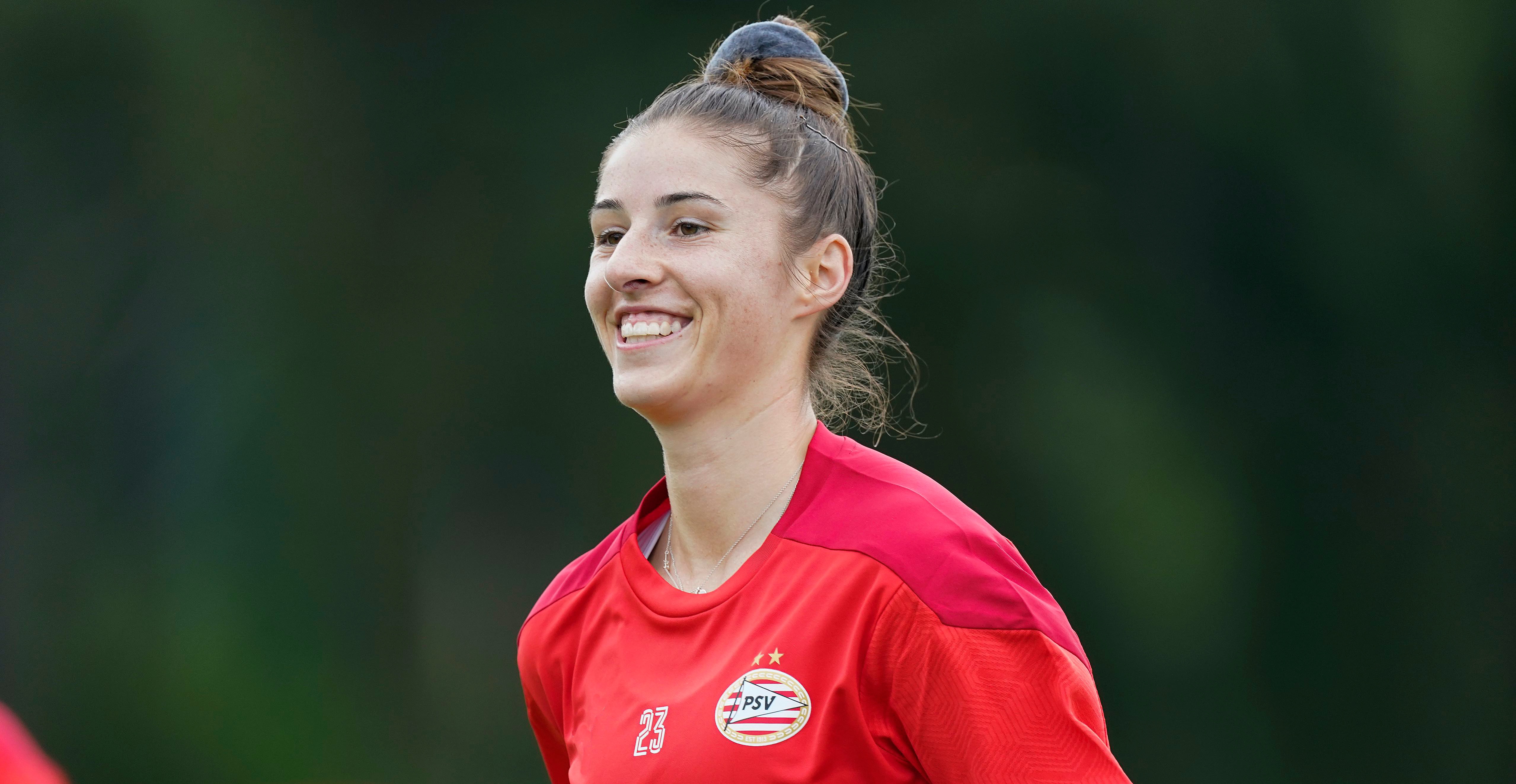 Amy Harrison re-signs with PSV | Matildas